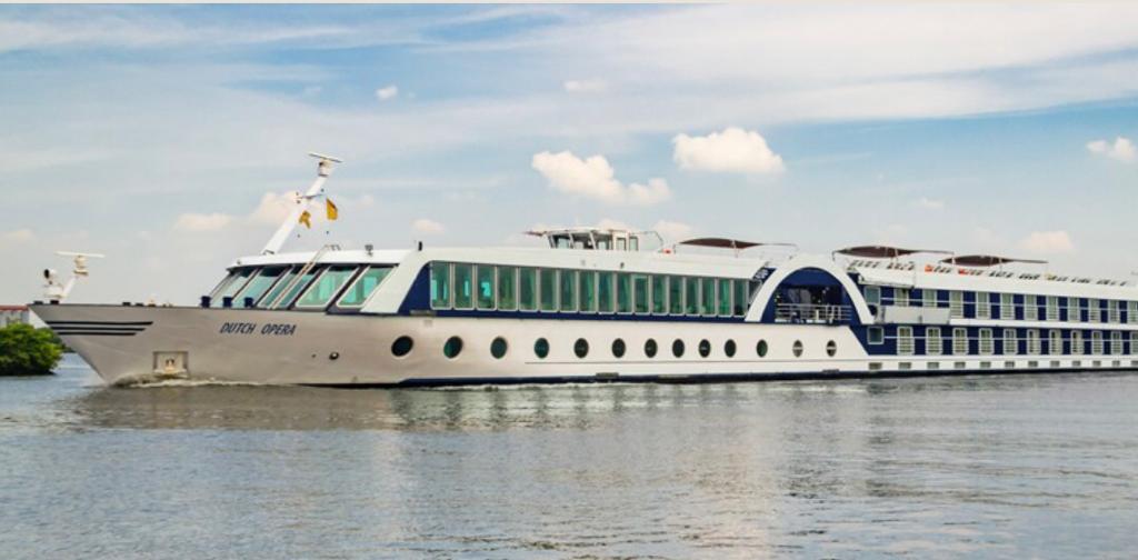 Dutch Opera | Cruising Journal